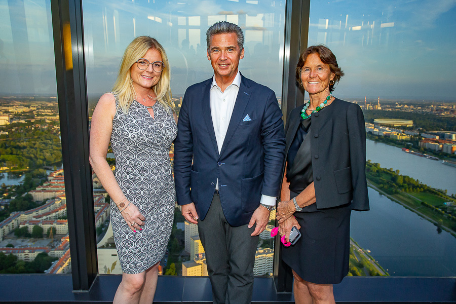 Fotogalerie: Get-together und Zertifikatsempfang bei PwC Österreich ...