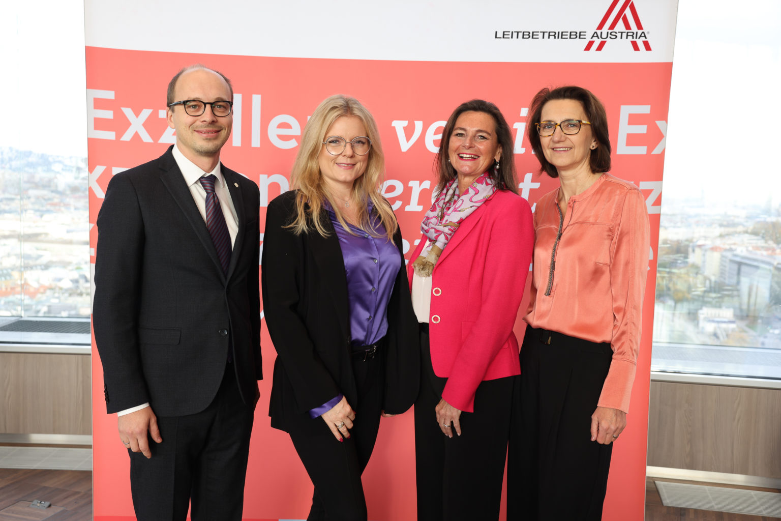 Mehr Sicherheit & Effizienz durch Digitalisierung: Datentresor, Bargeld ...